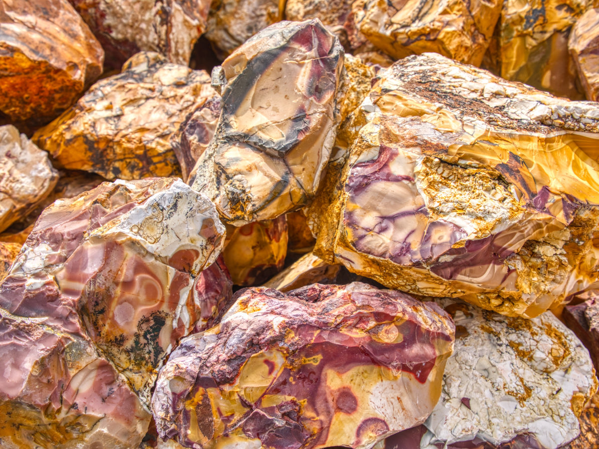 Mookaite Jasper: Meaning, Metaphysical Properties & Uses– Tejas Beads